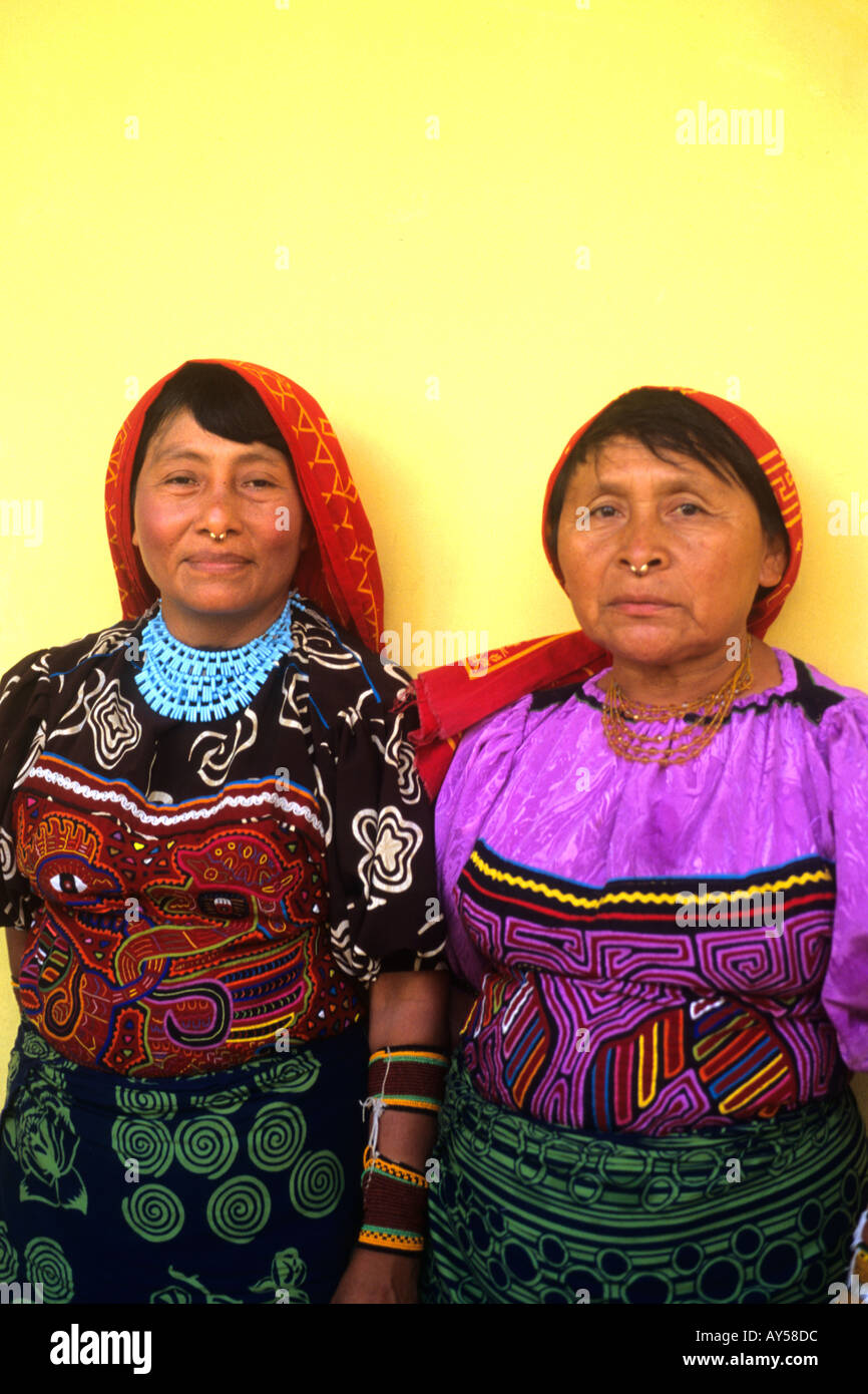 Kuna indian women in native hi-res stock photography and images - Alamy