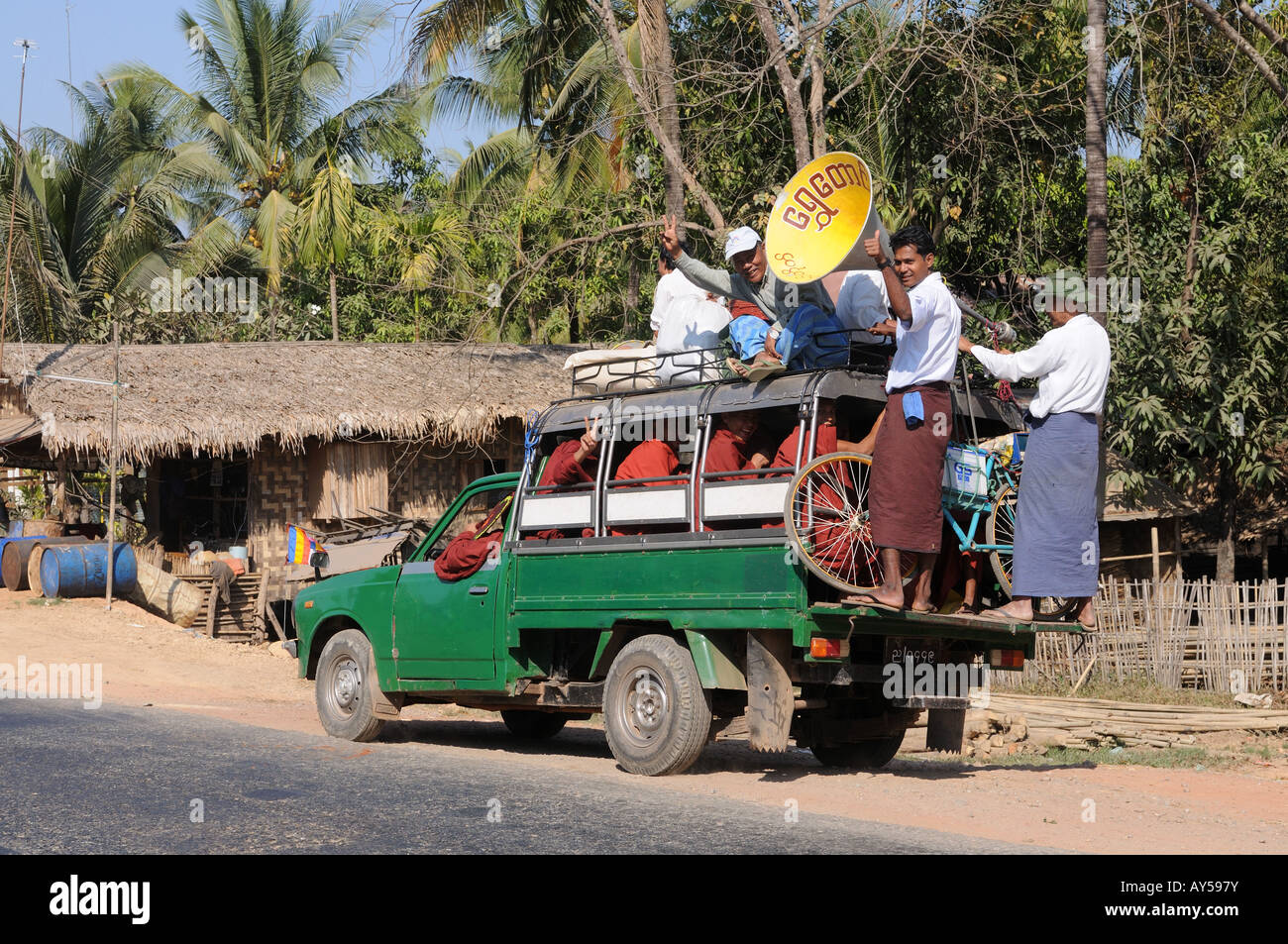 Fully loaded pick up truck at the golden rock Kytiku Myanmar Asia Stock ...