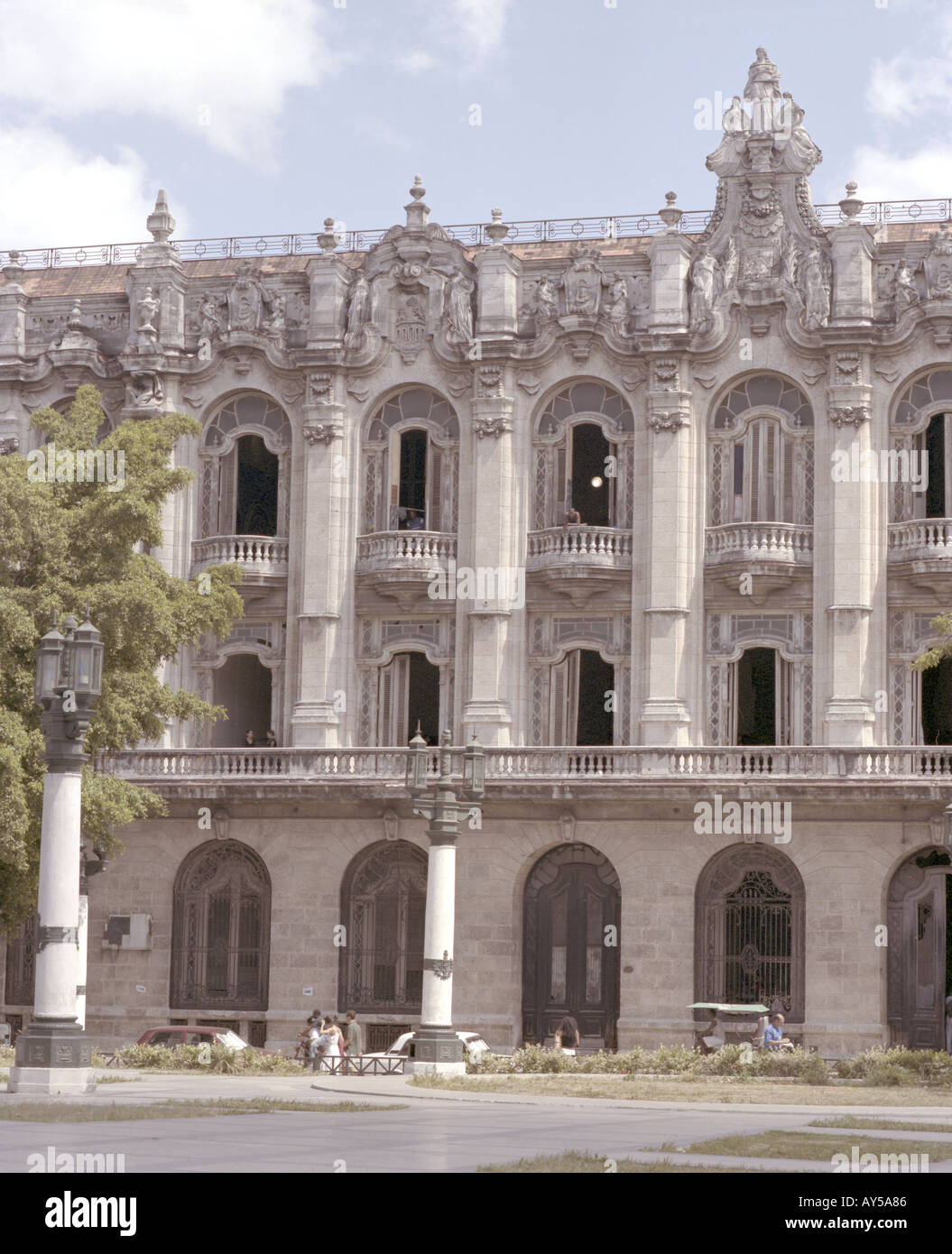 Teatro nacional de cuba hi-res stock photography and images - Alamy