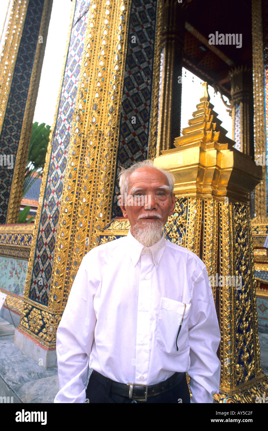 Wise old man hi-res stock photography and images - Alamy