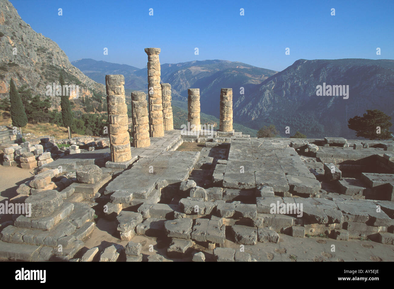Delphes temple apollon hi-res stock photography and images - Alamy
