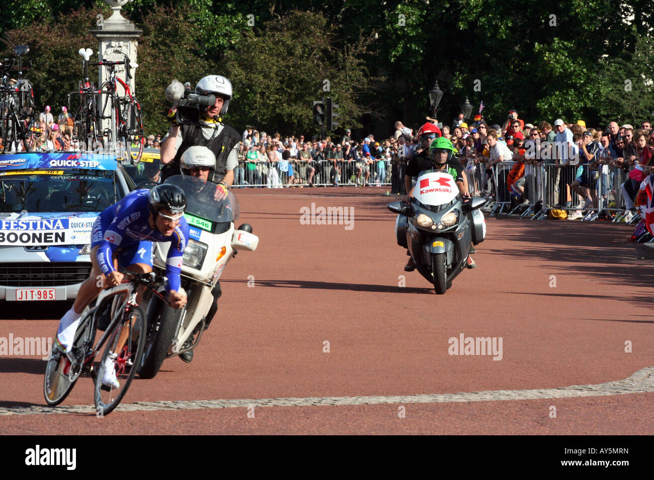 Belgian pro racing cyclist Tom Boonen outside Buckingham Palace in the ...