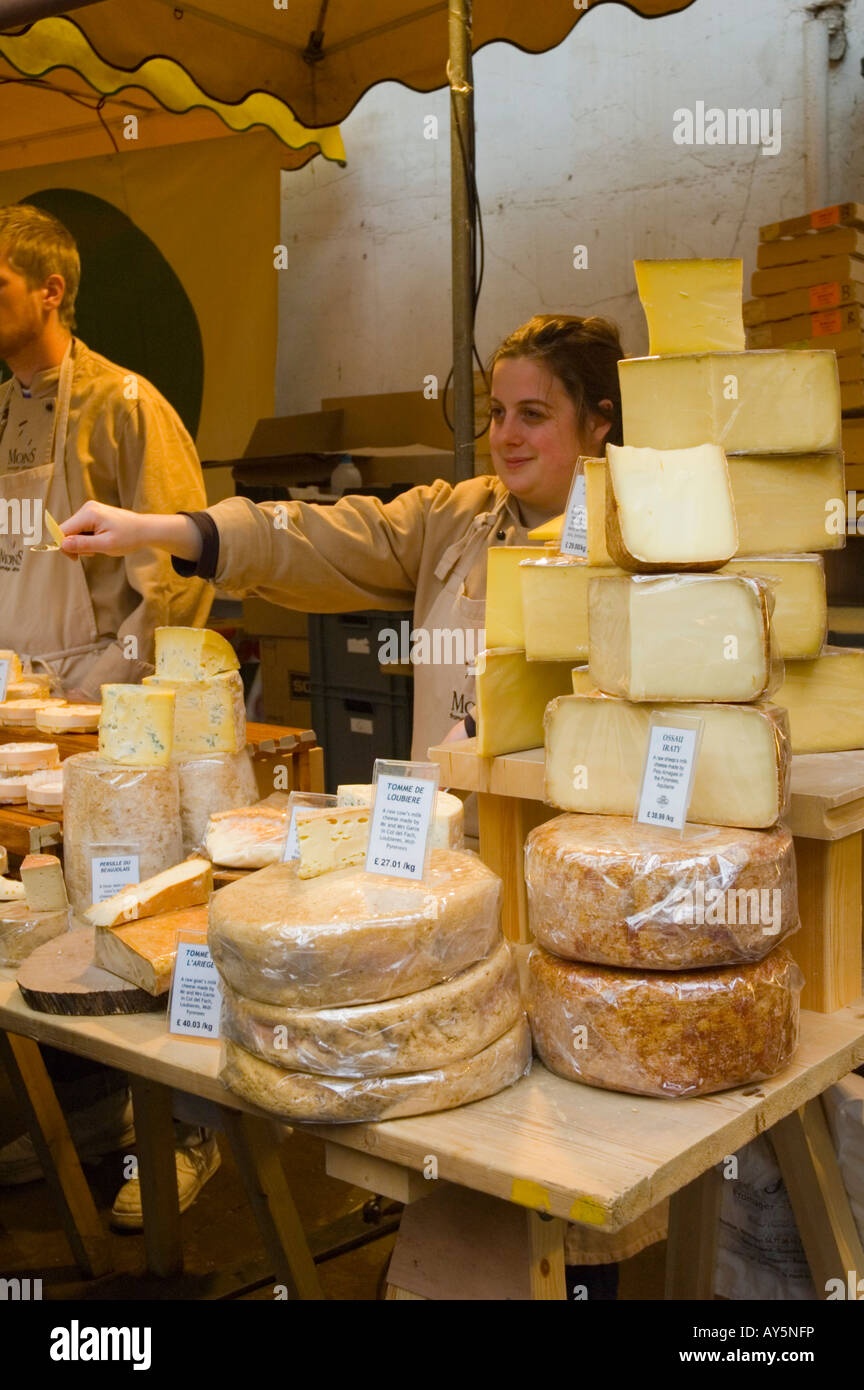 London food stall smiling hi-res stock photography and images - Alamy