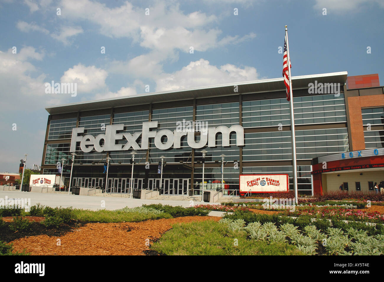 Memphis Tennessee federal express building Stock Photo - Alamy