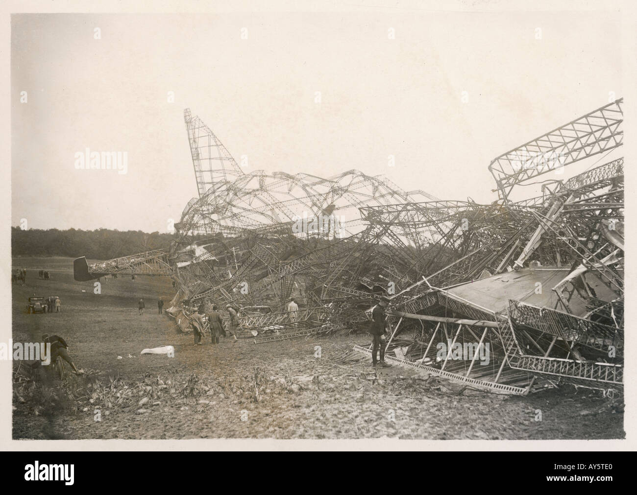 Airship r101 crash hi-res stock photography and images - Alamy