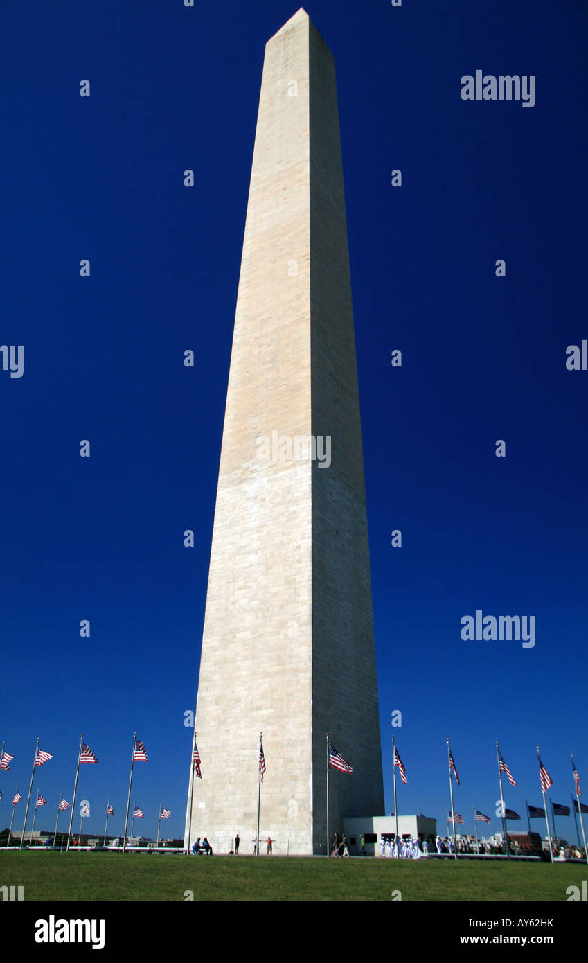 The Washington Monument from the south east (showing the split between ...