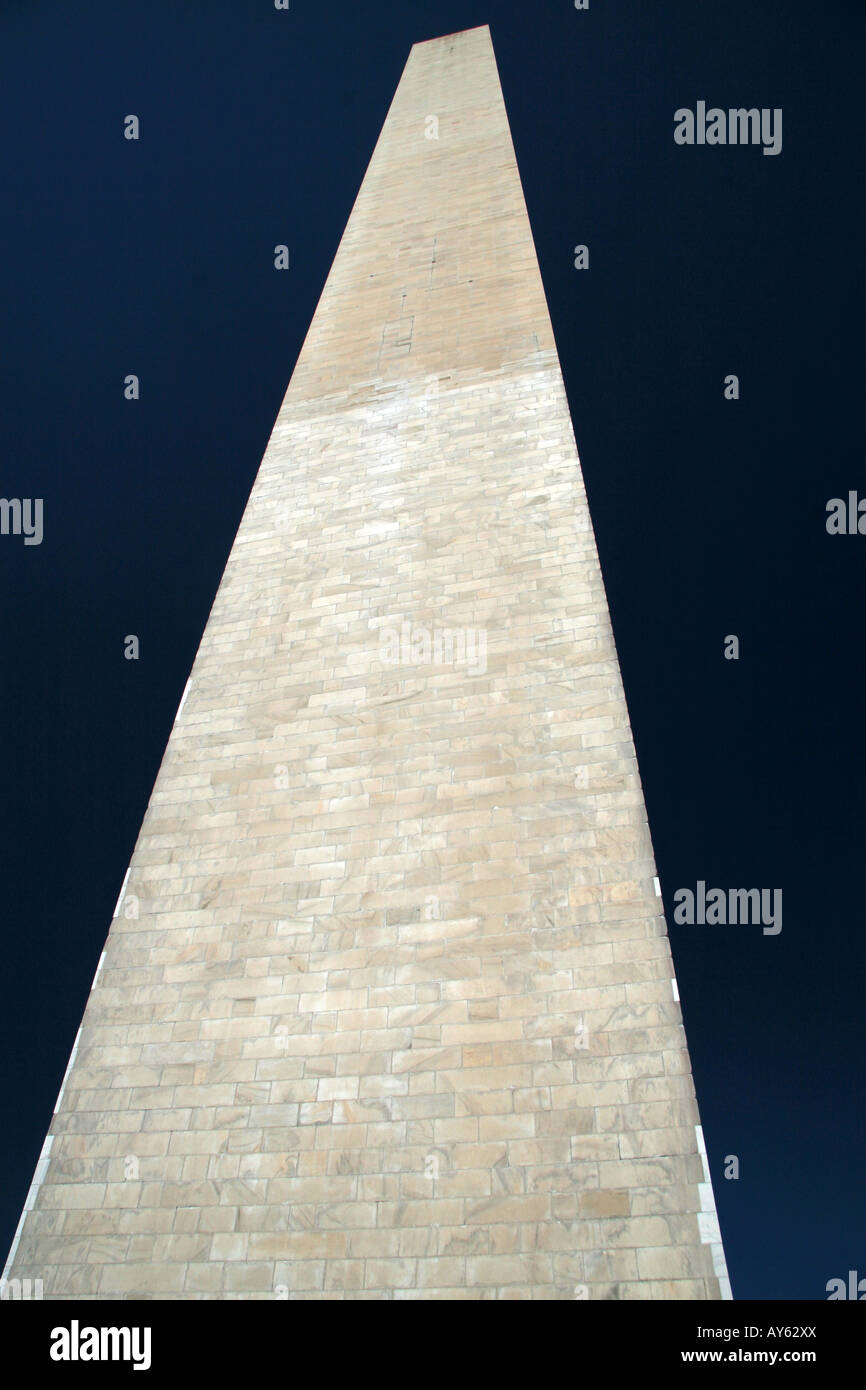 A close up of the towering Washington Monument (showing the split ...