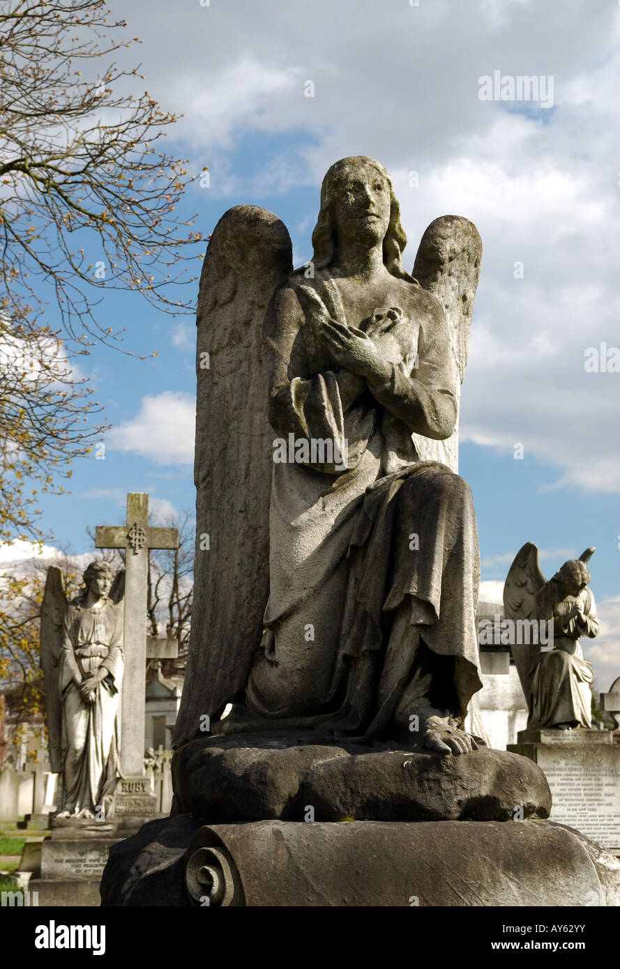 Victorian graves in Kensal Green Cemetery, London Stock Photo - Alamy