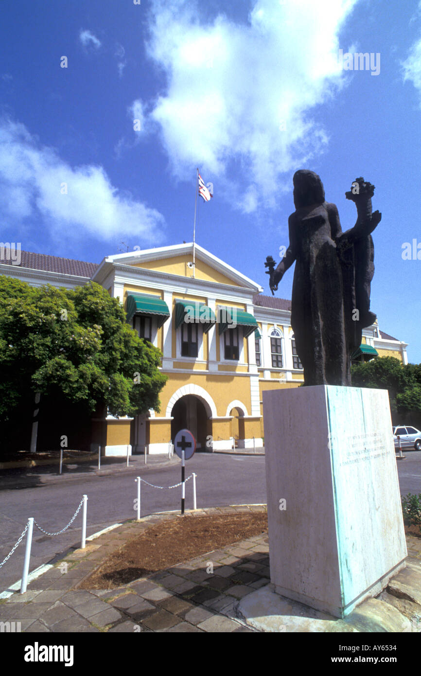Pink house in curacao hi-res stock photography and images - Alamy