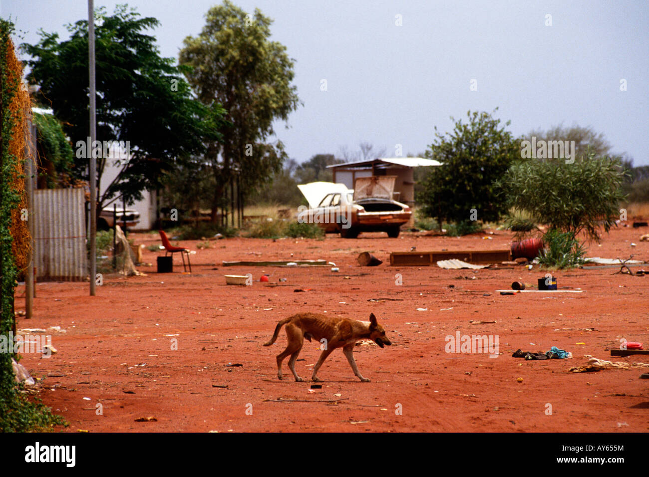 Australia Aboriginal community near Alice Springs Stock Photo - Alamy