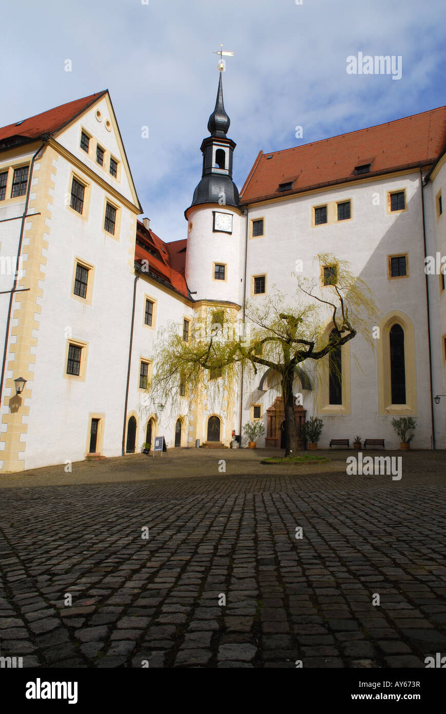 Prisoners courtyard in Colditz Castle, Saxony, Germany Stock Photo - Alamy