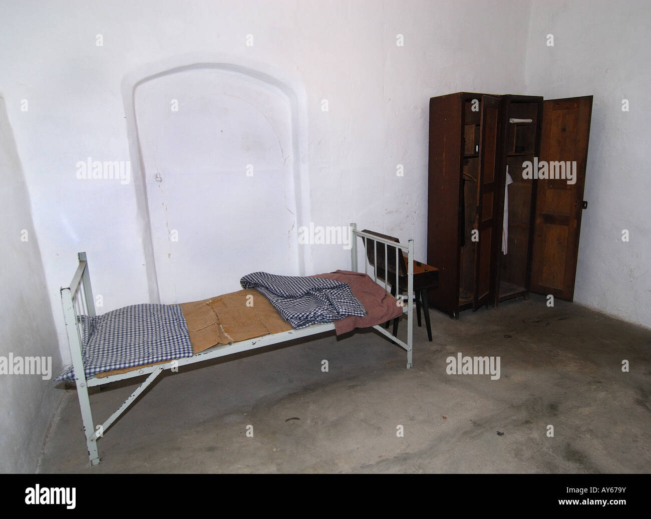 Prison cell in Colditz Castle World War Two prison Stock Photo - Alamy
