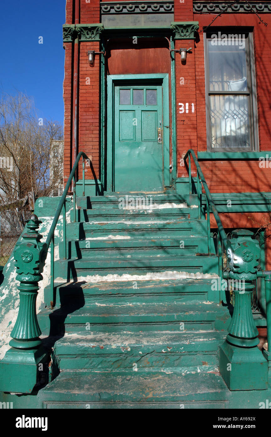 Stoop nyc hi-res stock photography and images - Alamy