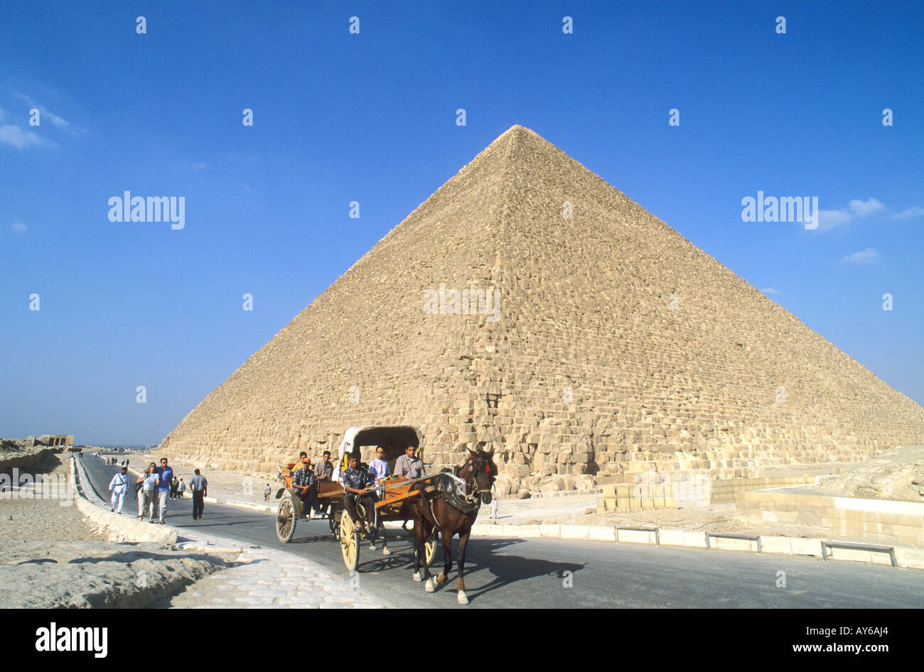 Les pyramides egypte hi-res stock photography and images - Alamy