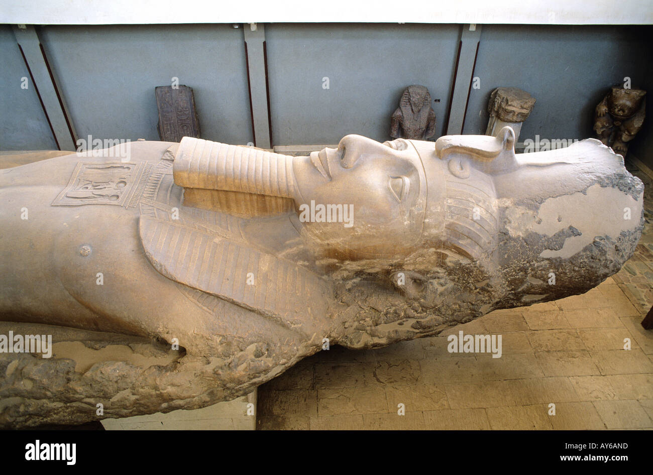 Colosse de ramses ii hi-res stock photography and images - Alamy