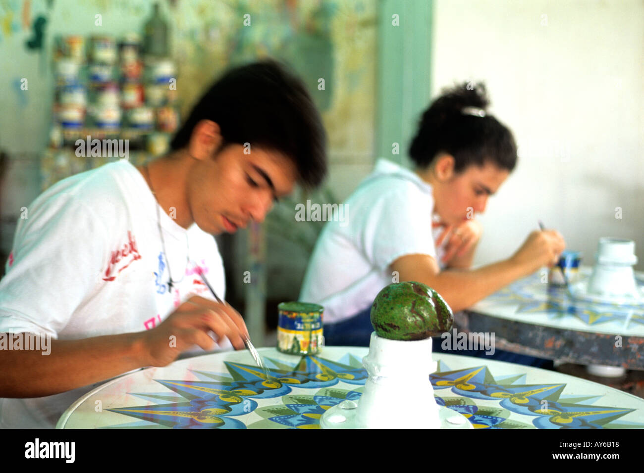 Costa Rican Artists Decorating Wagon Wheels Costa Rica Stock Photo - Alamy