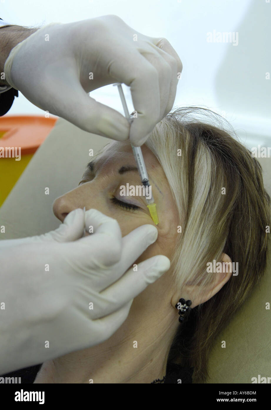 woman getting botox injection Stock Photo - Alamy