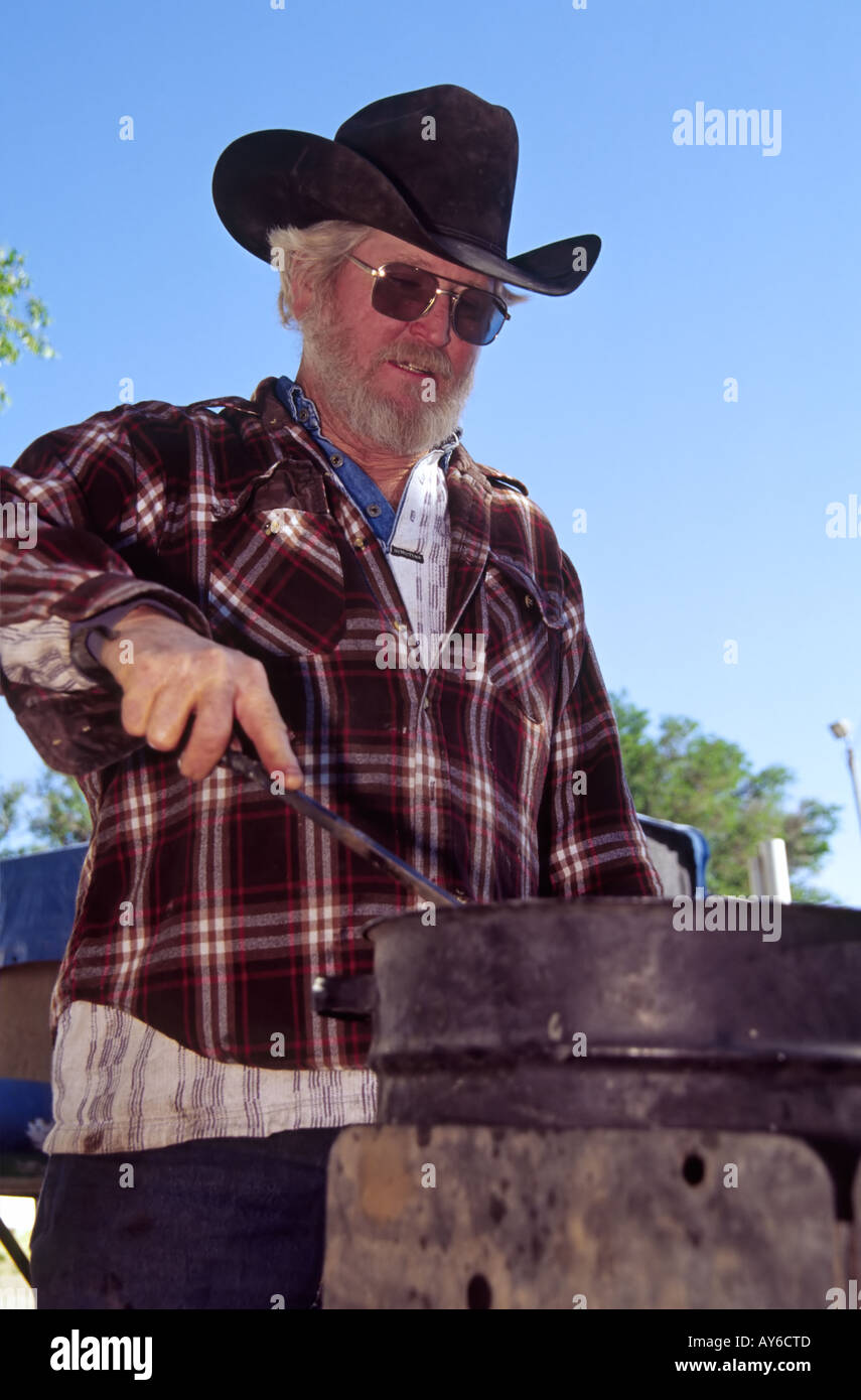 Black food wagon hi-res stock photography and images - Alamy