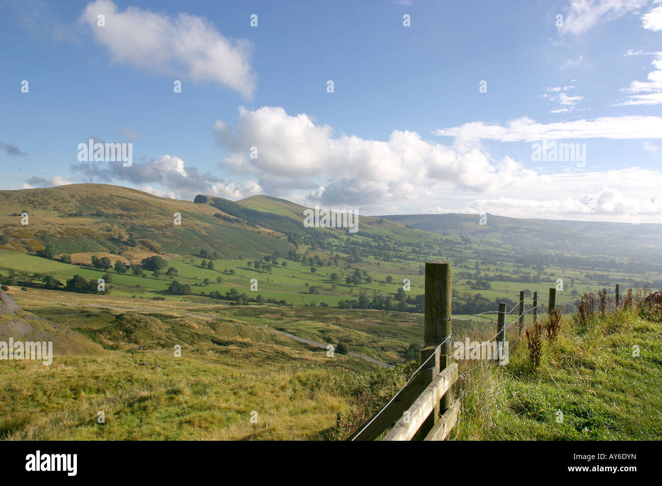 Derbyshire castleton view along the ridge towards Lose Hill Stock Photo ...