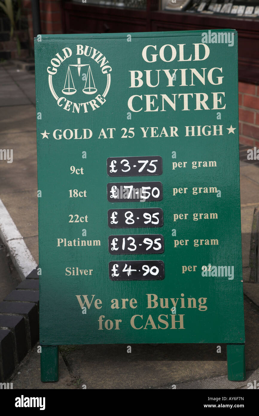Gold prices hi-res stock photography and images - Alamy