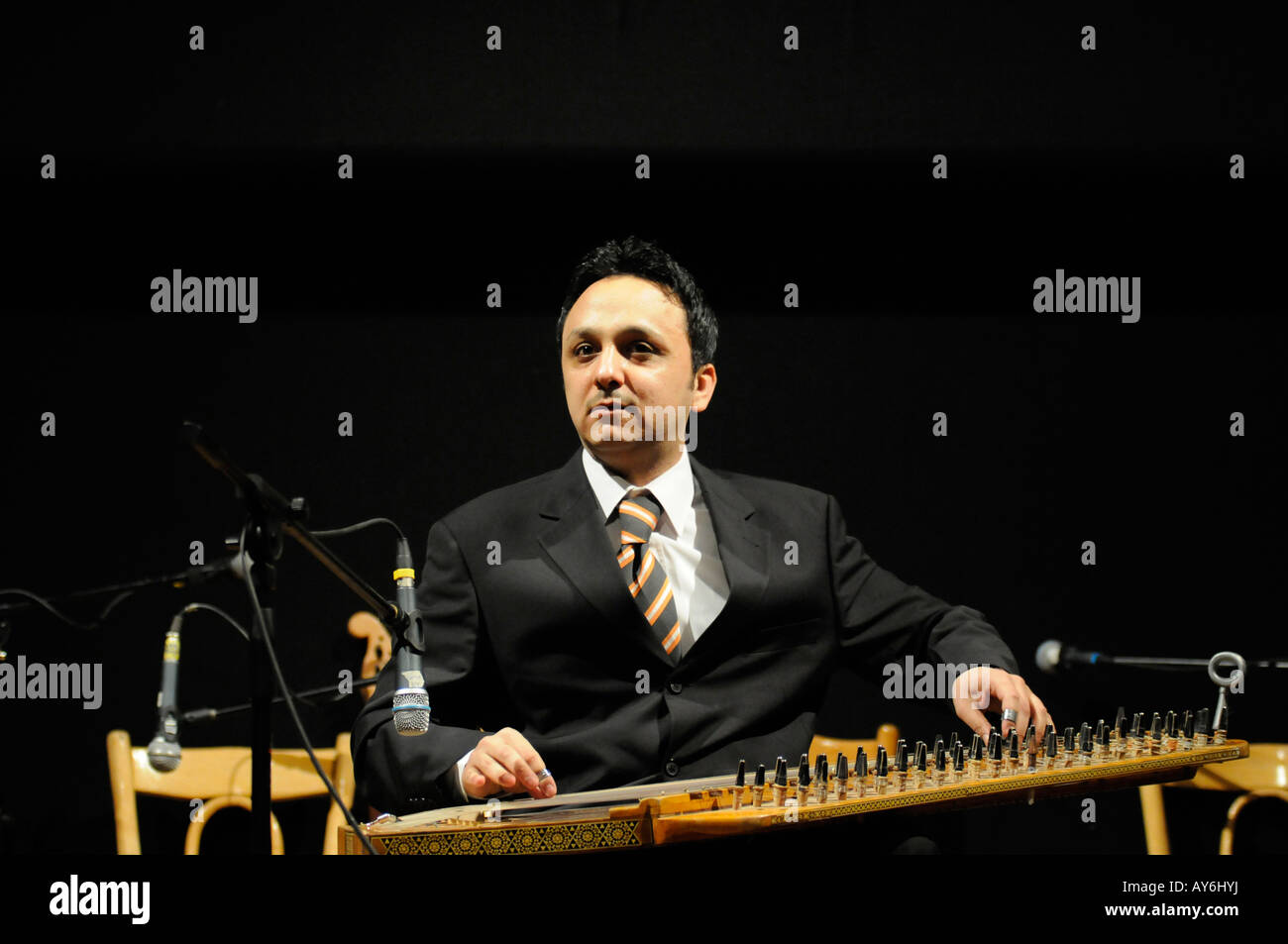 At qanun hi-res stock photography and images - Alamy