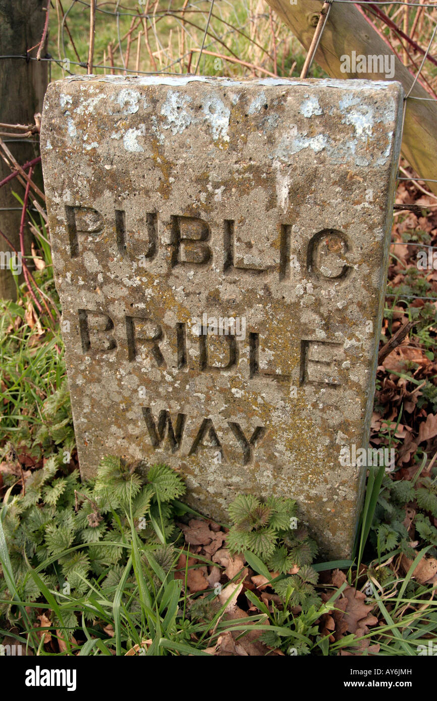 Rural bridle path hi-res stock photography and images - Alamy