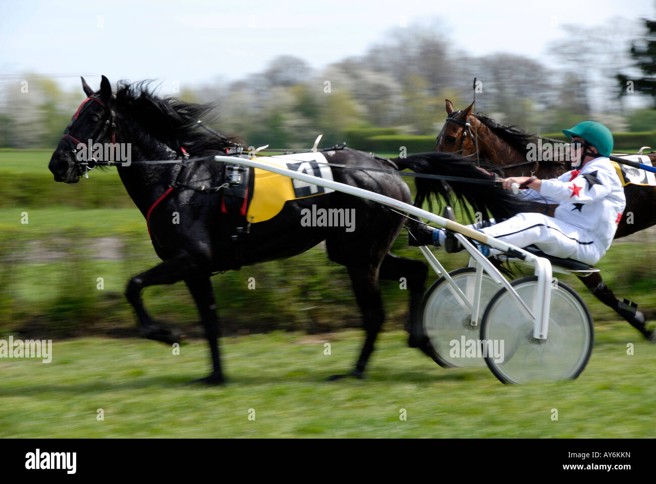 Folk racing hi-res stock photography and images - Alamy