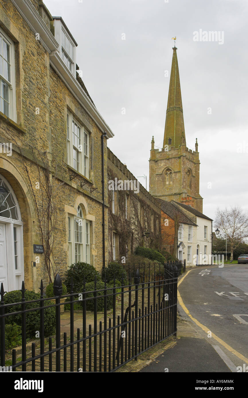 "St Lawrence Church" Lechlade Gloucestershire UK Stock Photo - Alamy