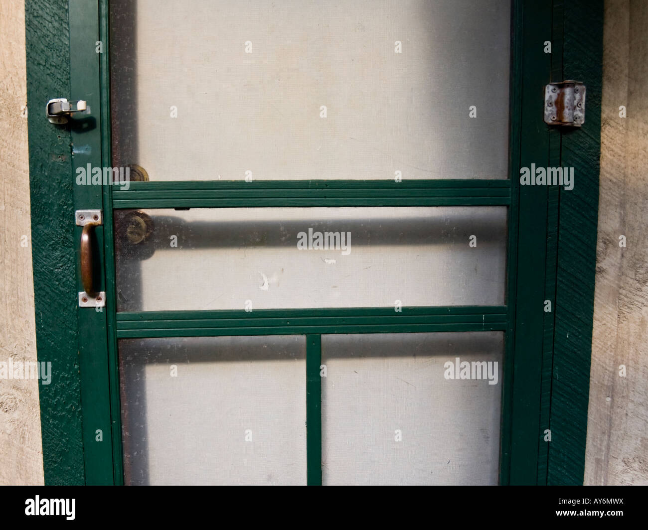 Brightly painted green screen door hi-res stock photography and images ...