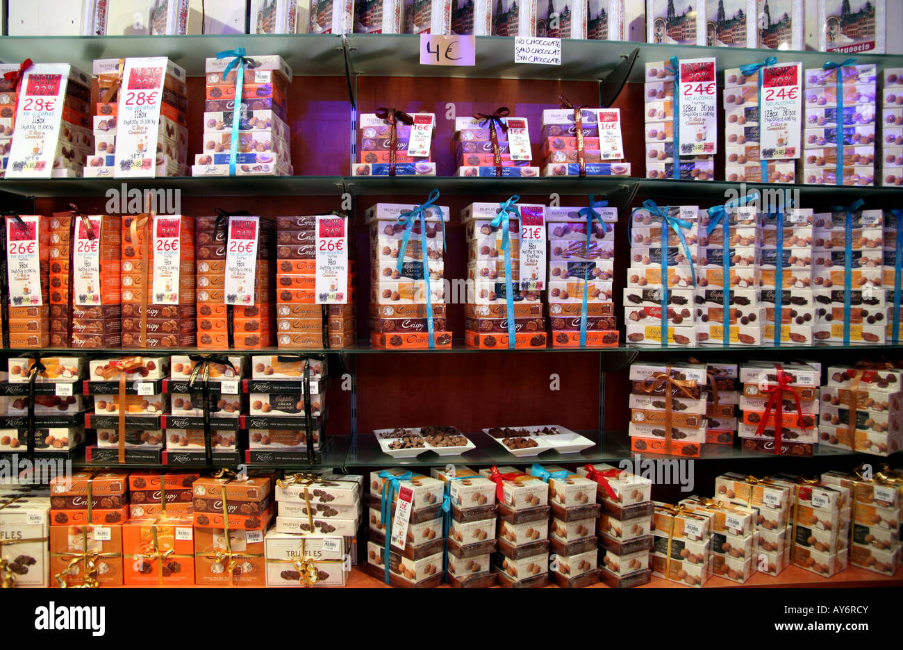 Shelf of chocolate boxes hi-res stock photography and images - Alamy