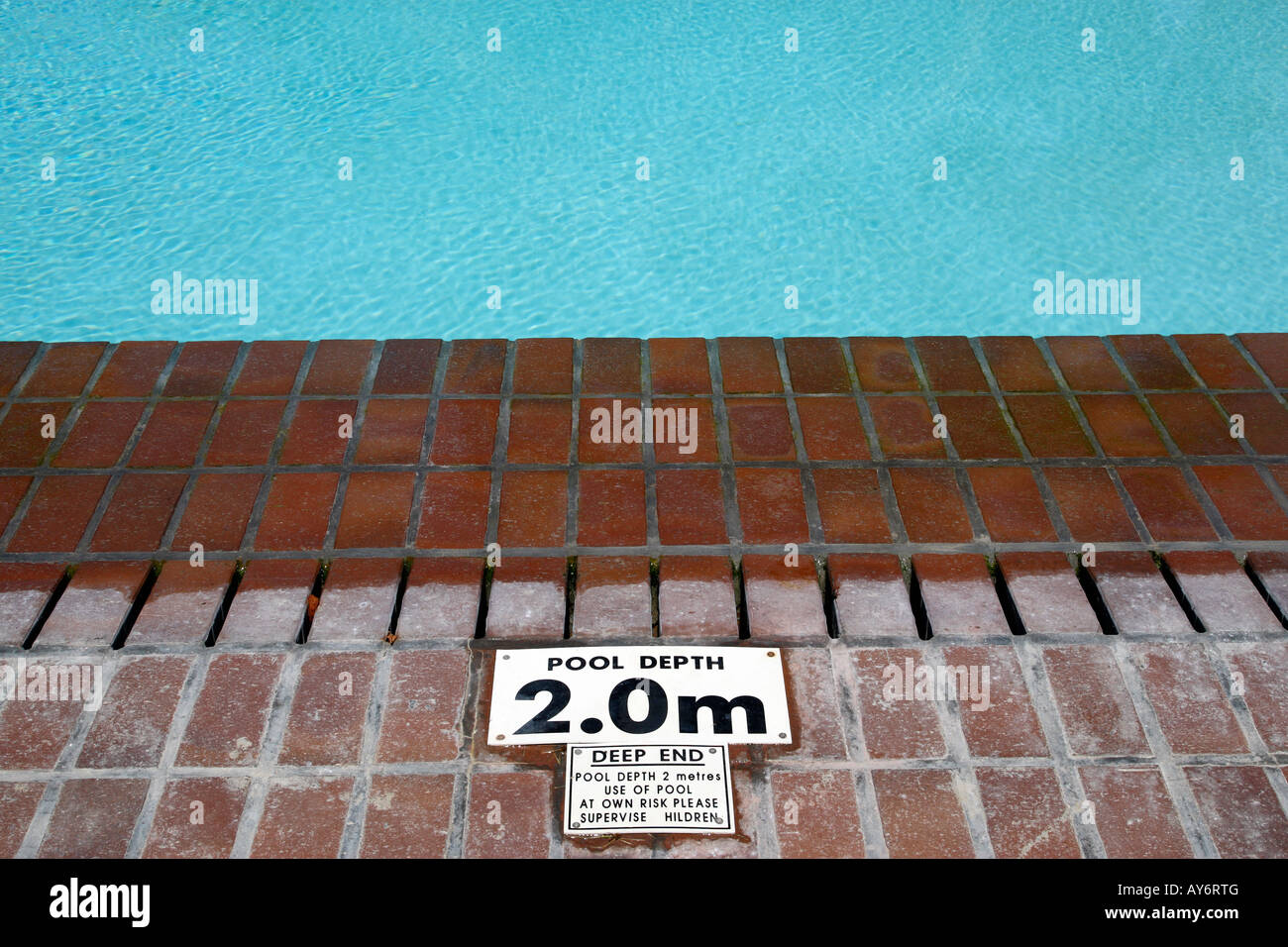 Pool depth sign hi-res stock photography and images - Alamy