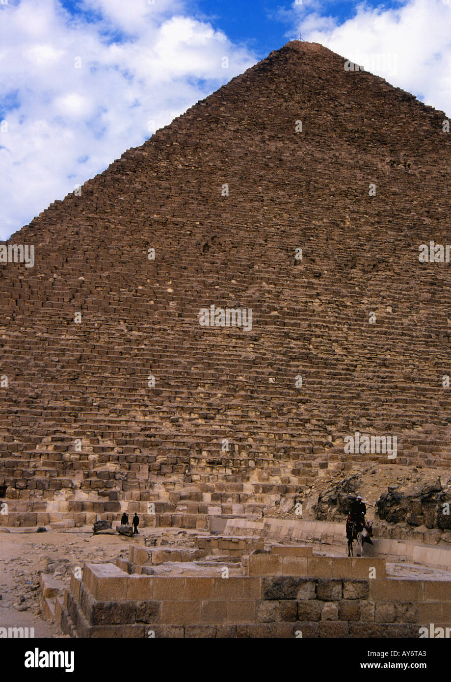 Egyptian royal mortuary & sacred structures Giza Pyramids Necropolis ...
