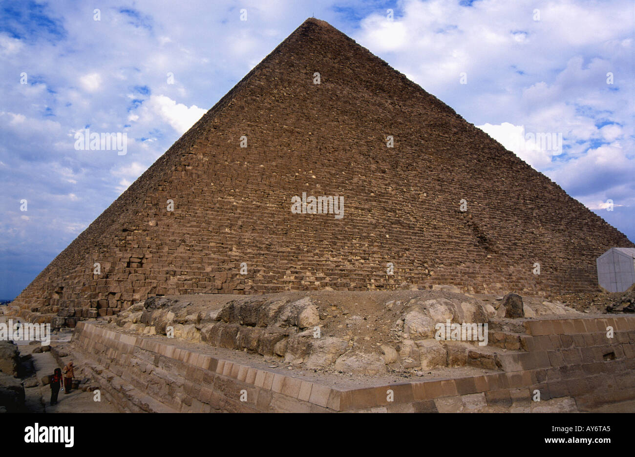 Egyptian royal mortuary & sacred structures Giza Pyramids Necropolis ...