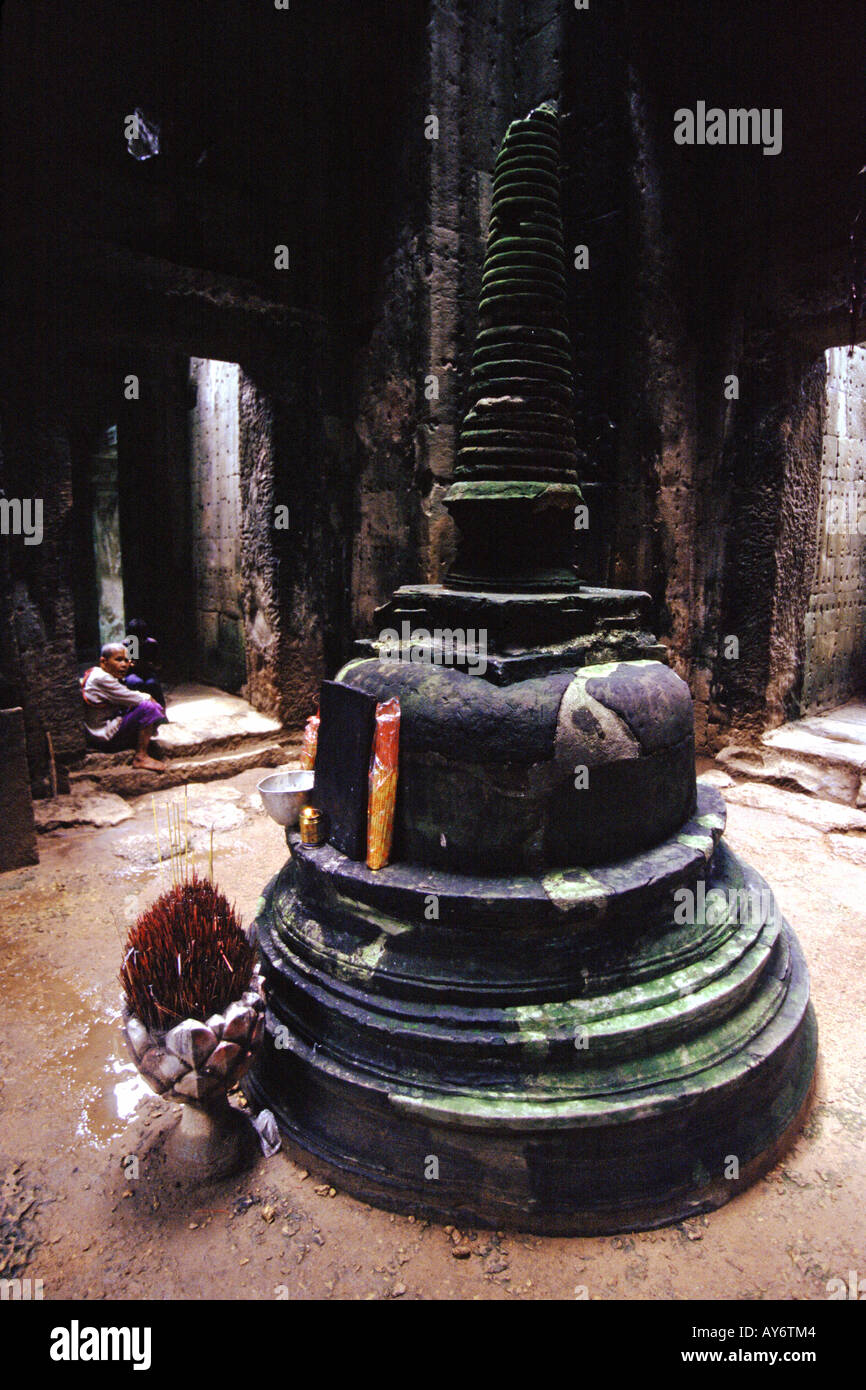Stupa in the centre of Preah Khan at the Angkor Wat site in Cambodia ...