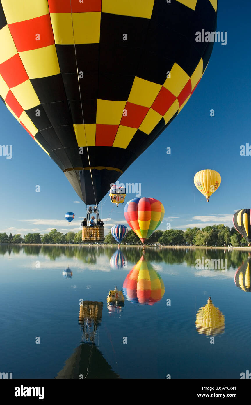 Multiple hot air balloons hi-res stock photography and images - Alamy