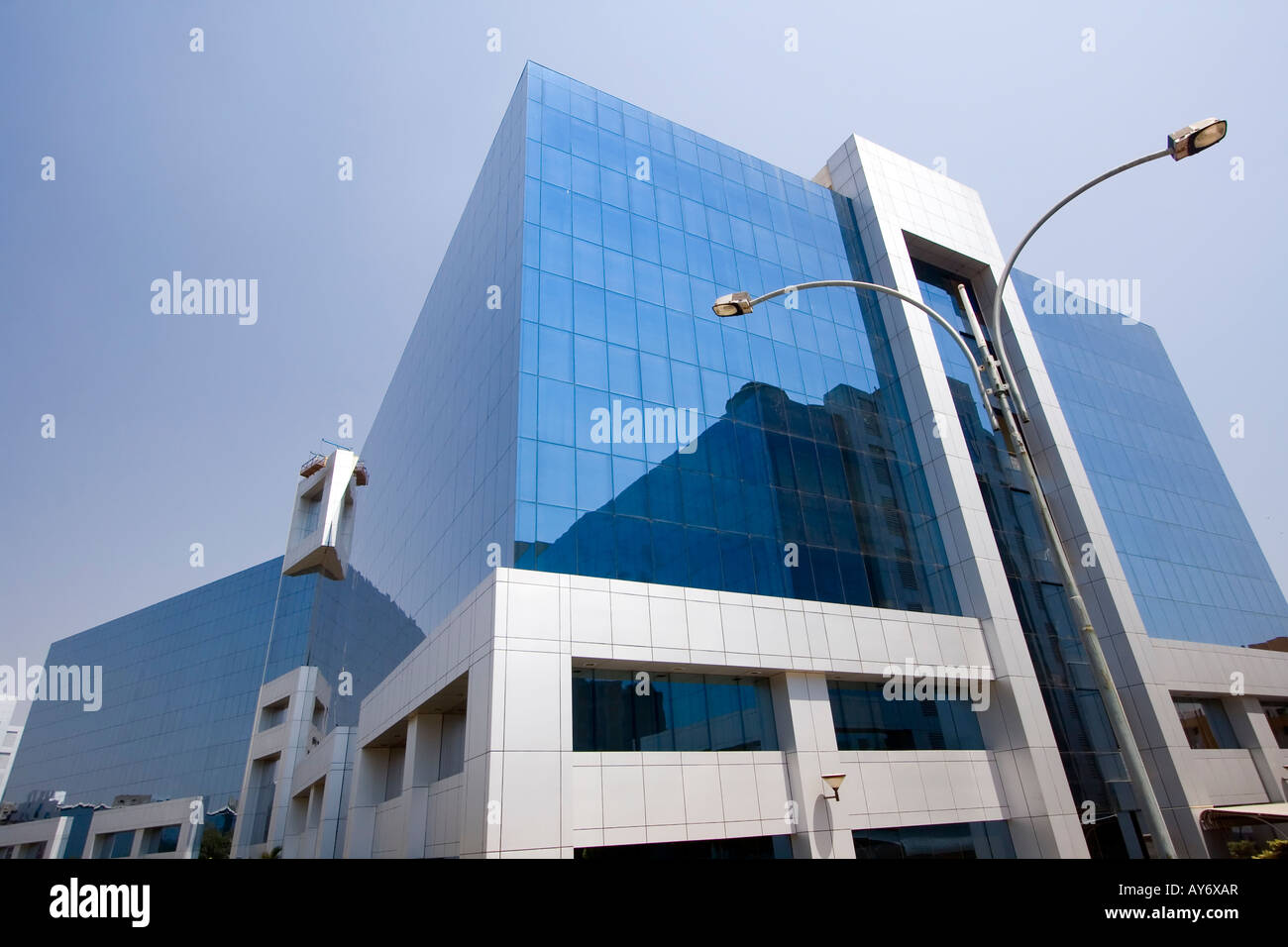 Bright office building hi-res stock photography and images - Alamy