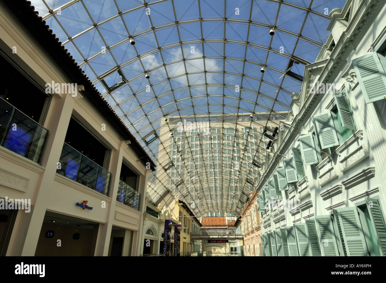 Singapore Bugis Junction shopping mall Stock Photo - Alamy