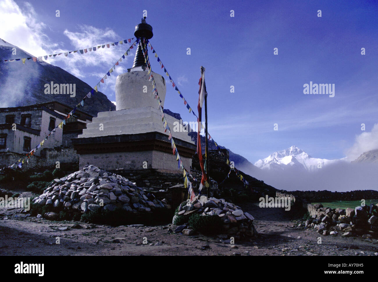 Mount Everest and stupa from the Rongbuk Monastery in Tibet China Stock ...