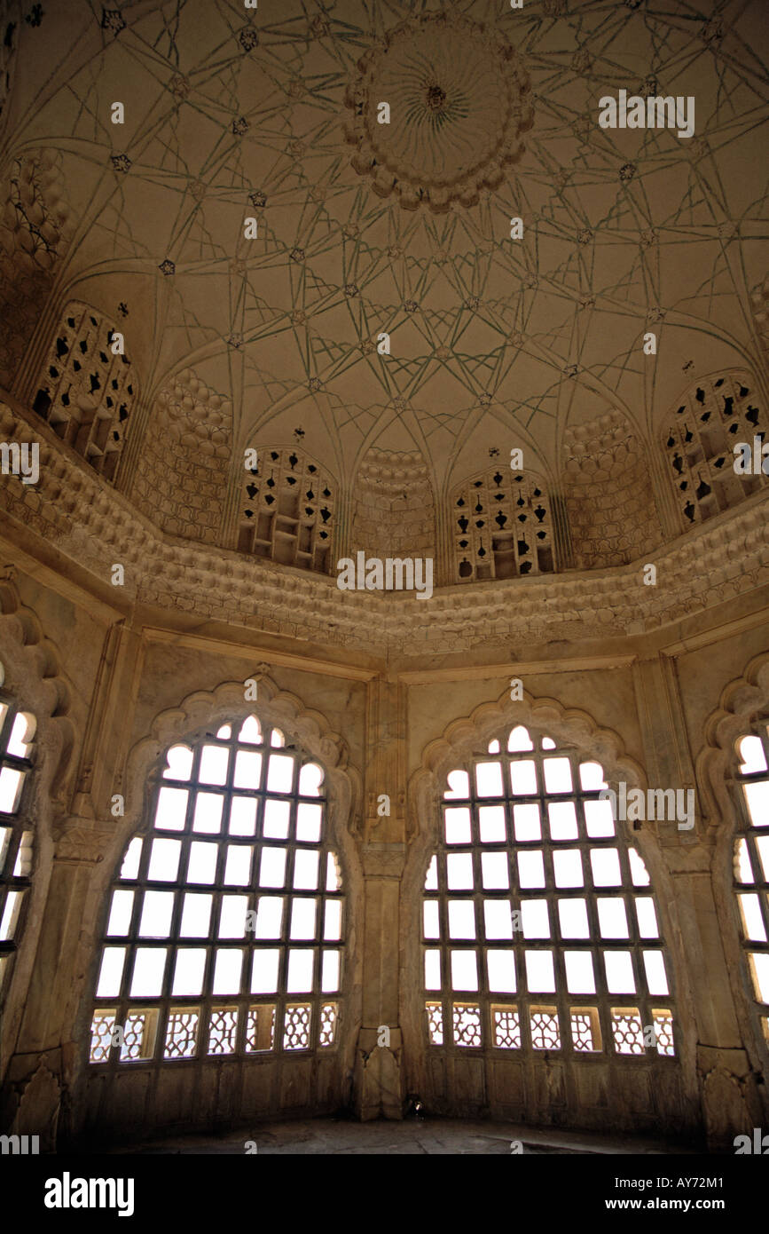Arched windows and beautiful ceiling decorations at the Amber Palace in ...
