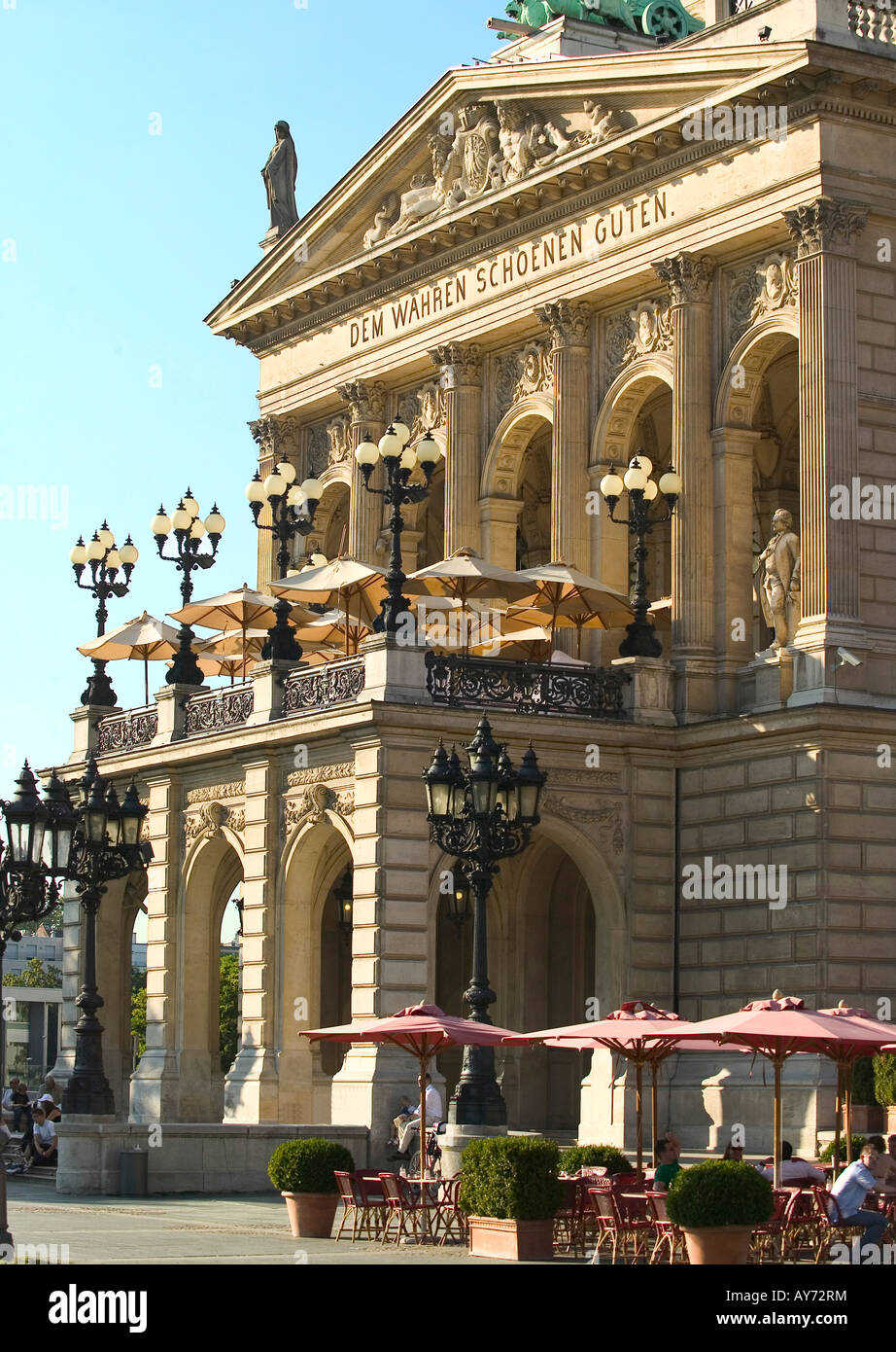 Opera art hi-res stock photography and images - Alamy