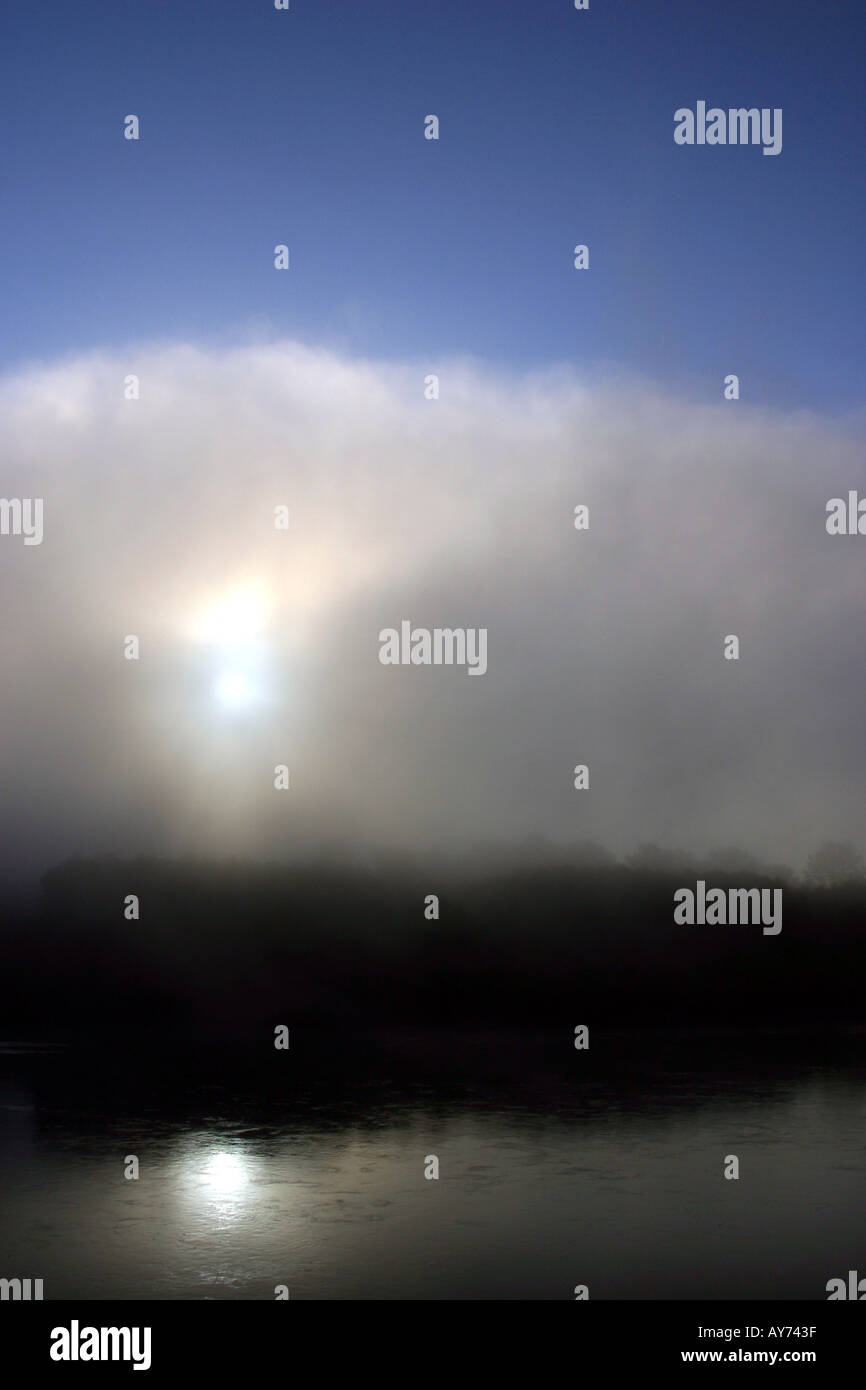 Sun through fog hi-res stock photography and images - Alamy