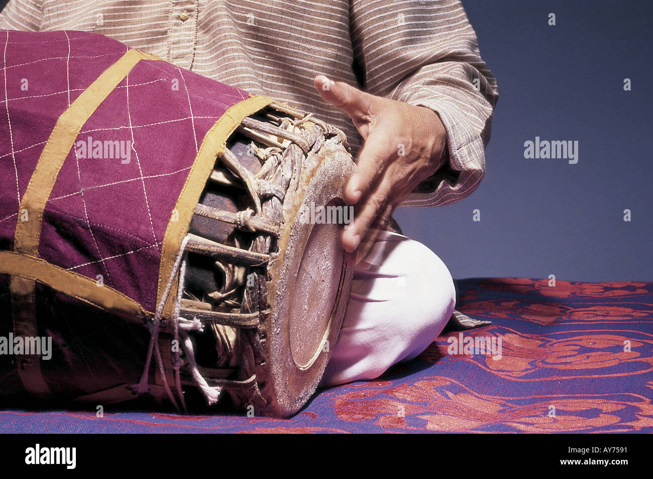 Hand percussion hi-res stock photography and images - Alamy