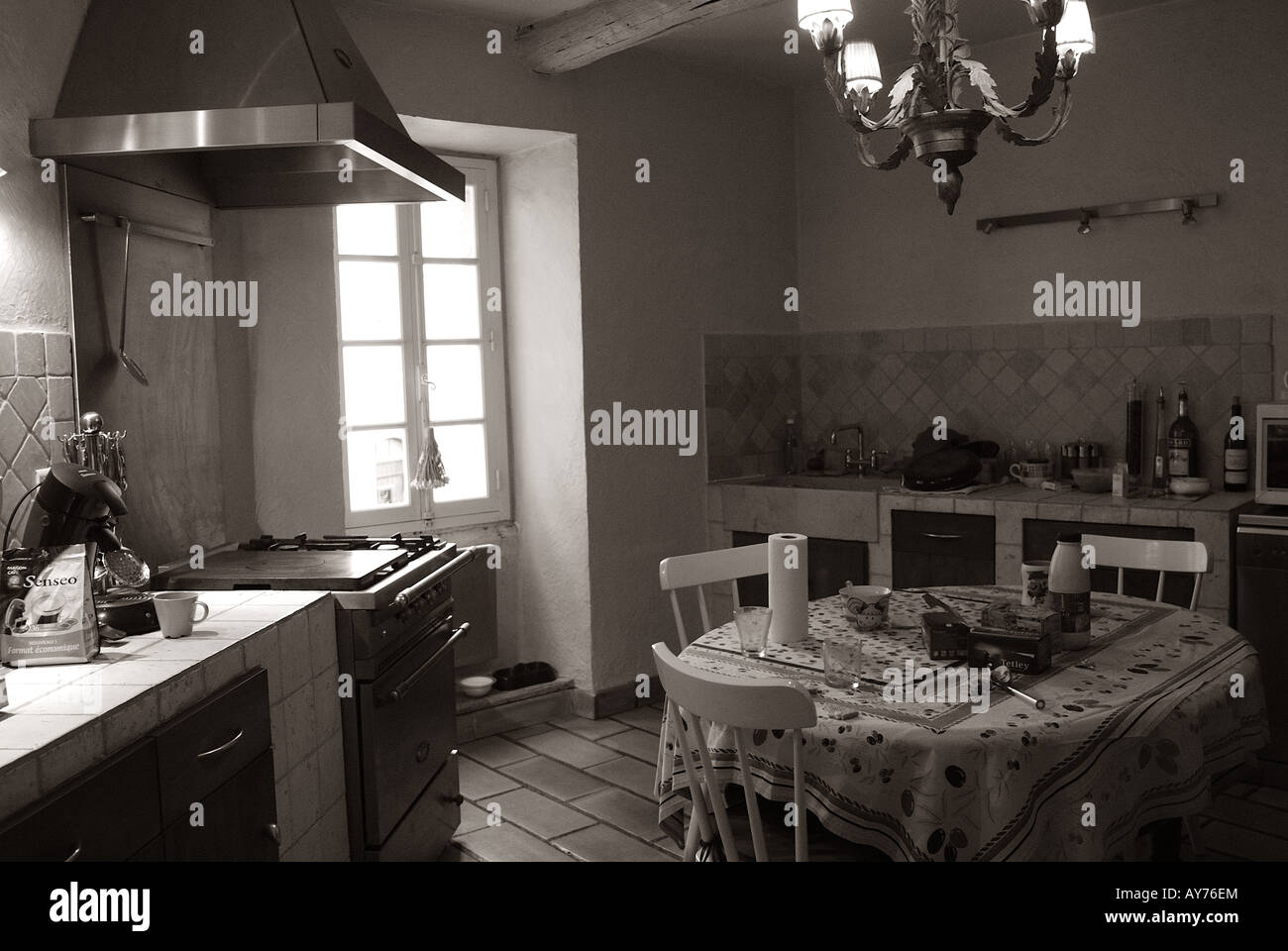 Village kitchen in france hi-res stock photography and images - Alamy