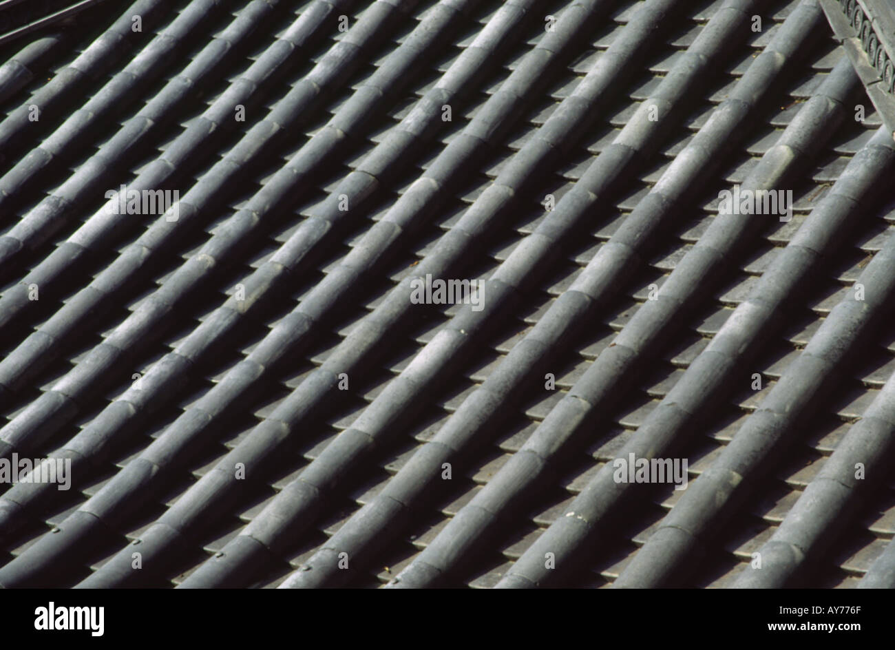 Tile ridges hi-res stock photography and images - Alamy