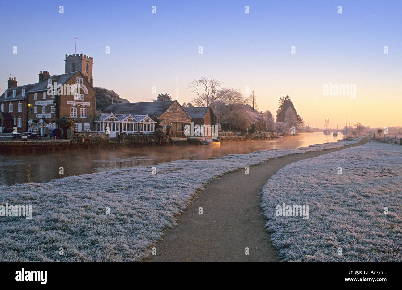Dorset river frost hi-res stock photography and images - Alamy