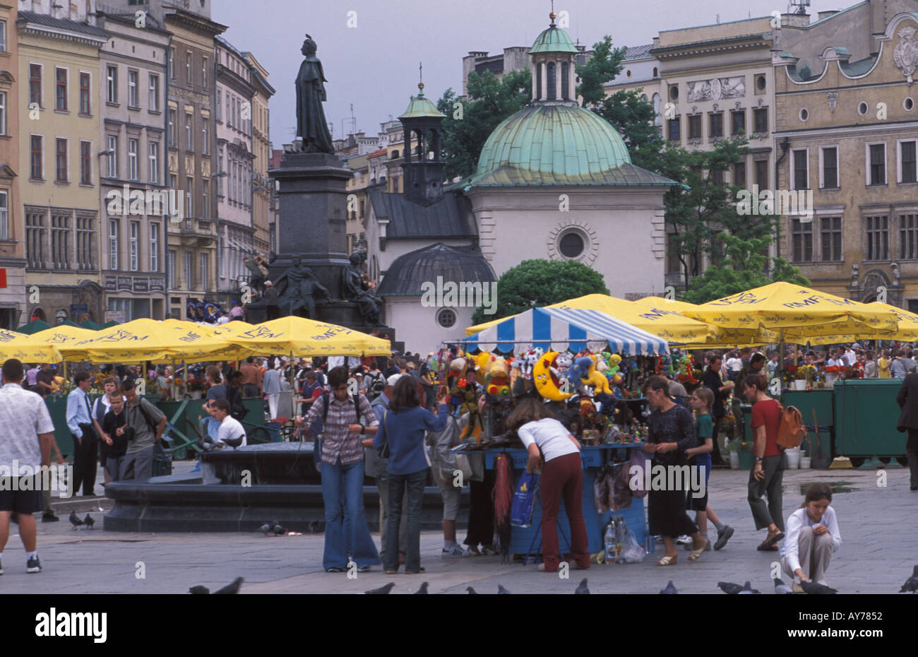City centre market square hi-res stock photography and images - Alamy