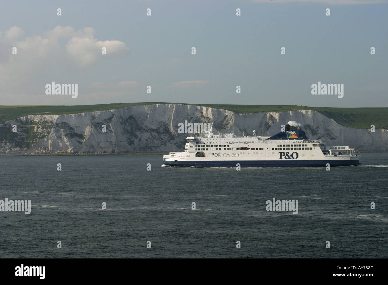 Dover ferry hi-res stock photography and images - Alamy