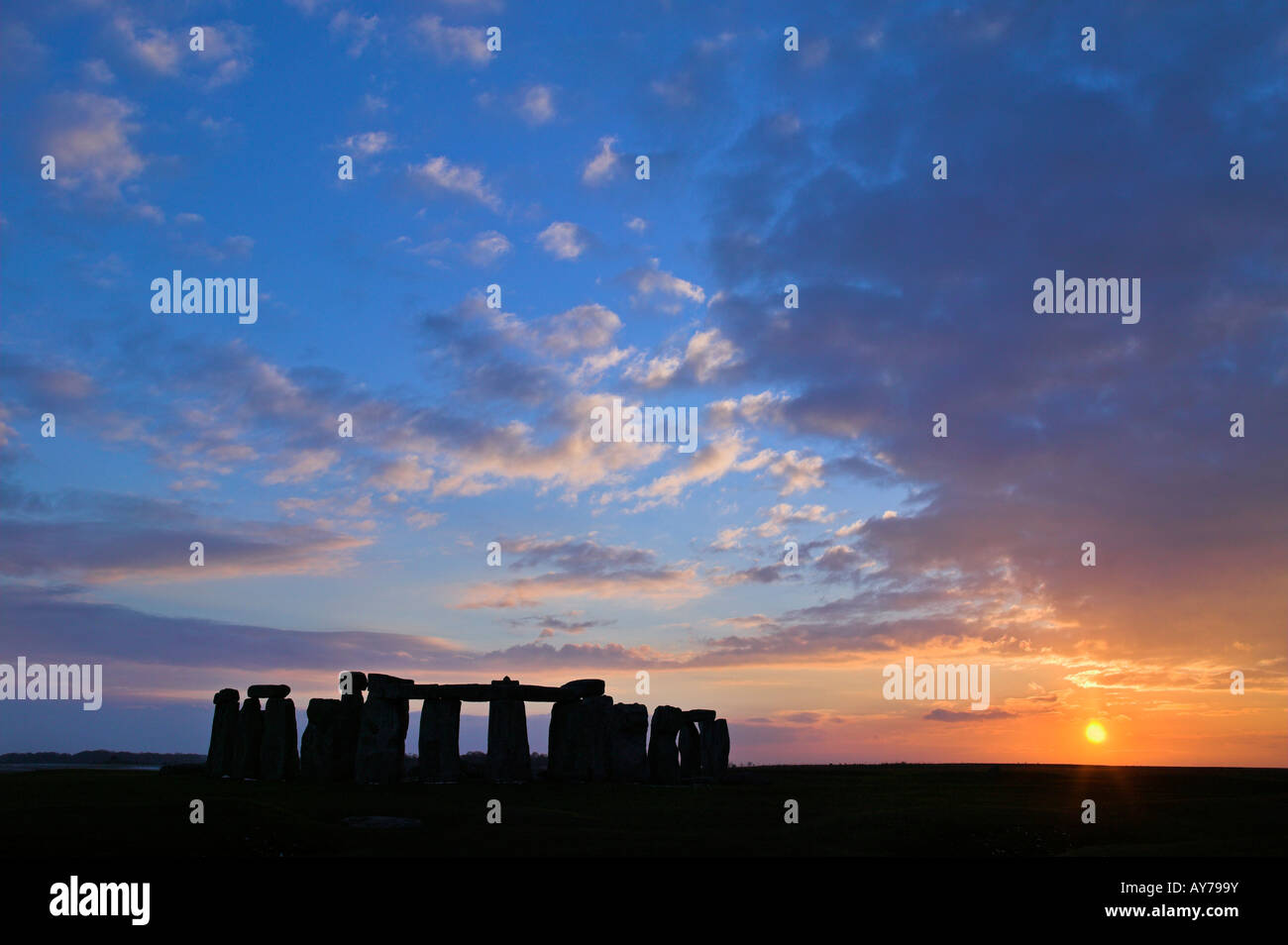 Stonehenge at sunset, Wiltshire, England, UK Stock Photo - Alamy