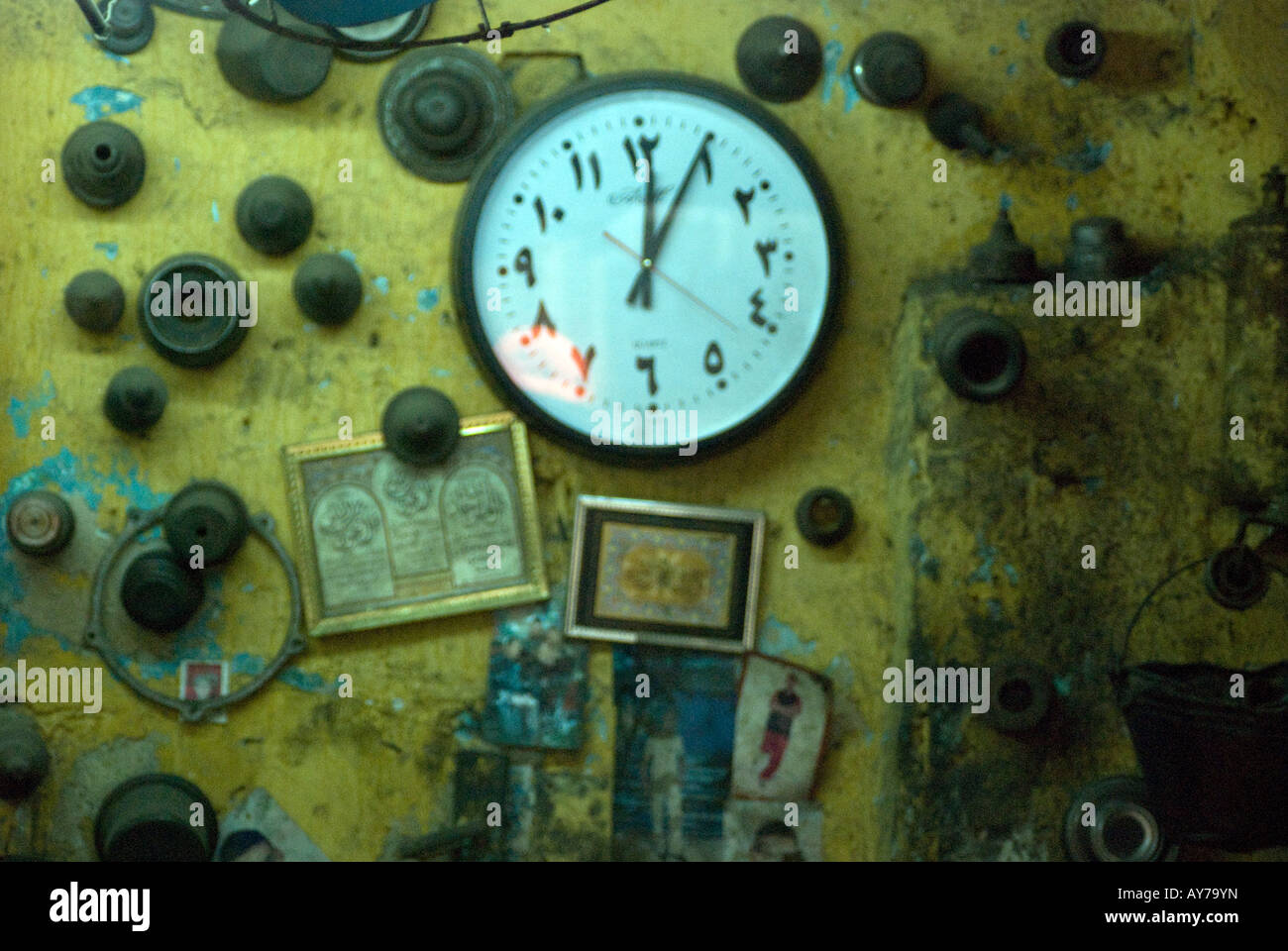 Arabic clock hi-res stock photography and images - Alamy