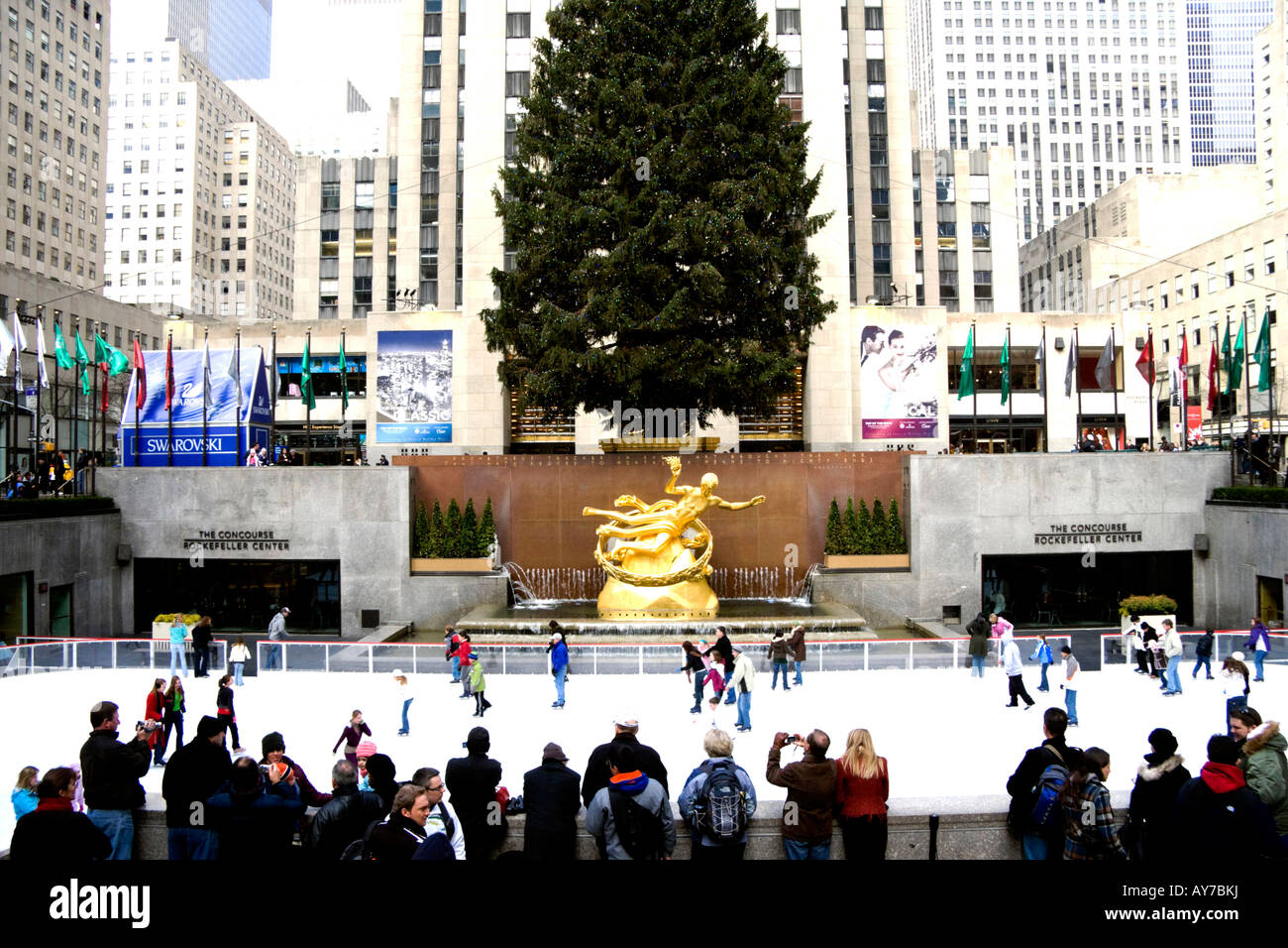 skating rink at rockefeller centre manhattan new york Stock Photo - Alamy
